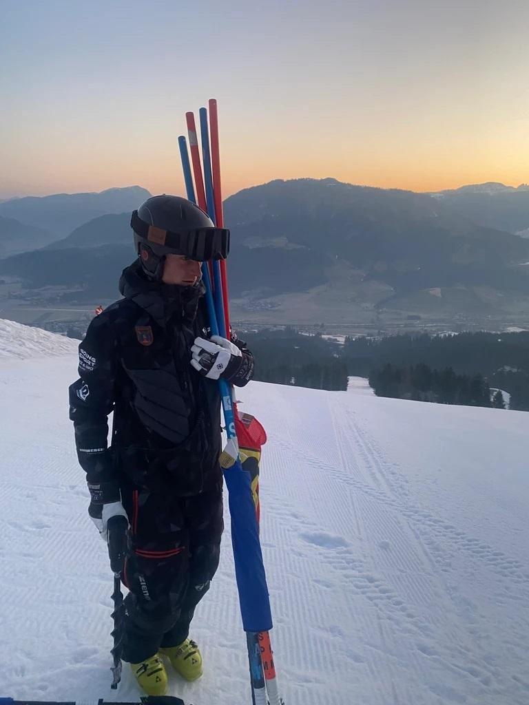 Skischule Tirol Patrick Unterrader Alpin & Snowboard in Going