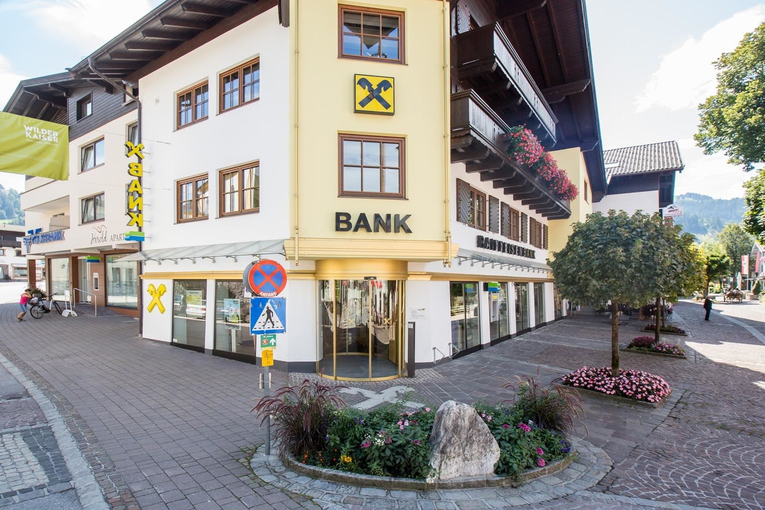 bank "Raiffeisenbank" Söll in Söll